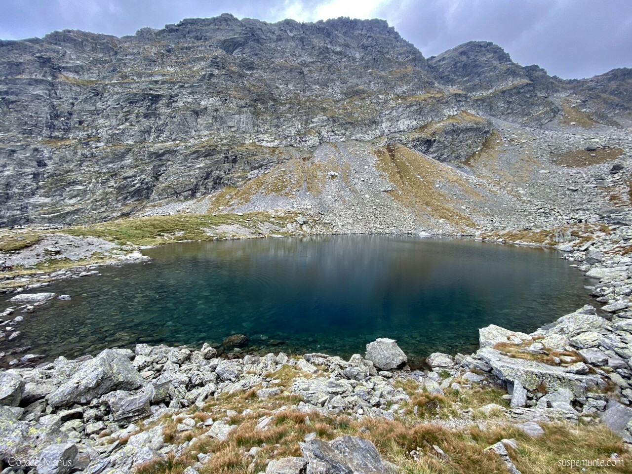 Traseu Piscul Negru - Vf. Negoiu: Piscul Negru - Lacul Caltun - Strunga ...
