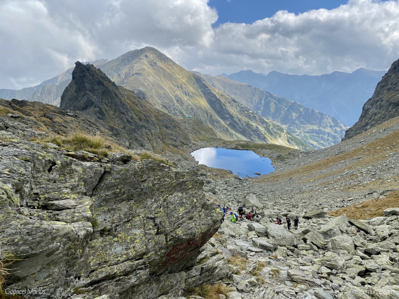 Traseu Piscul Negru - Vf. Negoiu: Piscul Negru - Lacul Caltun - Strunga ...